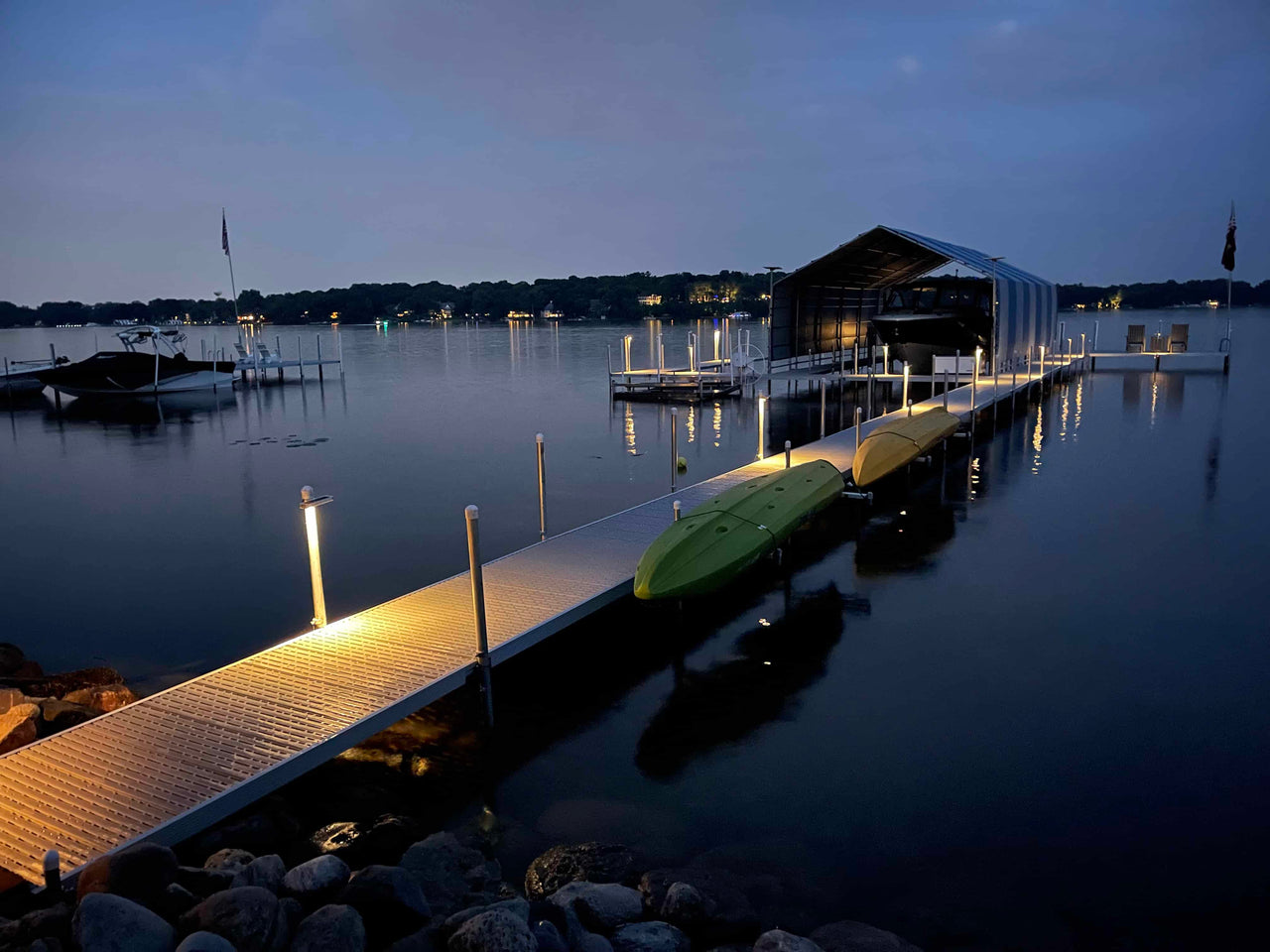 The Ultimate Guide to Illuminating Your Waterfront with Solar Lights ...